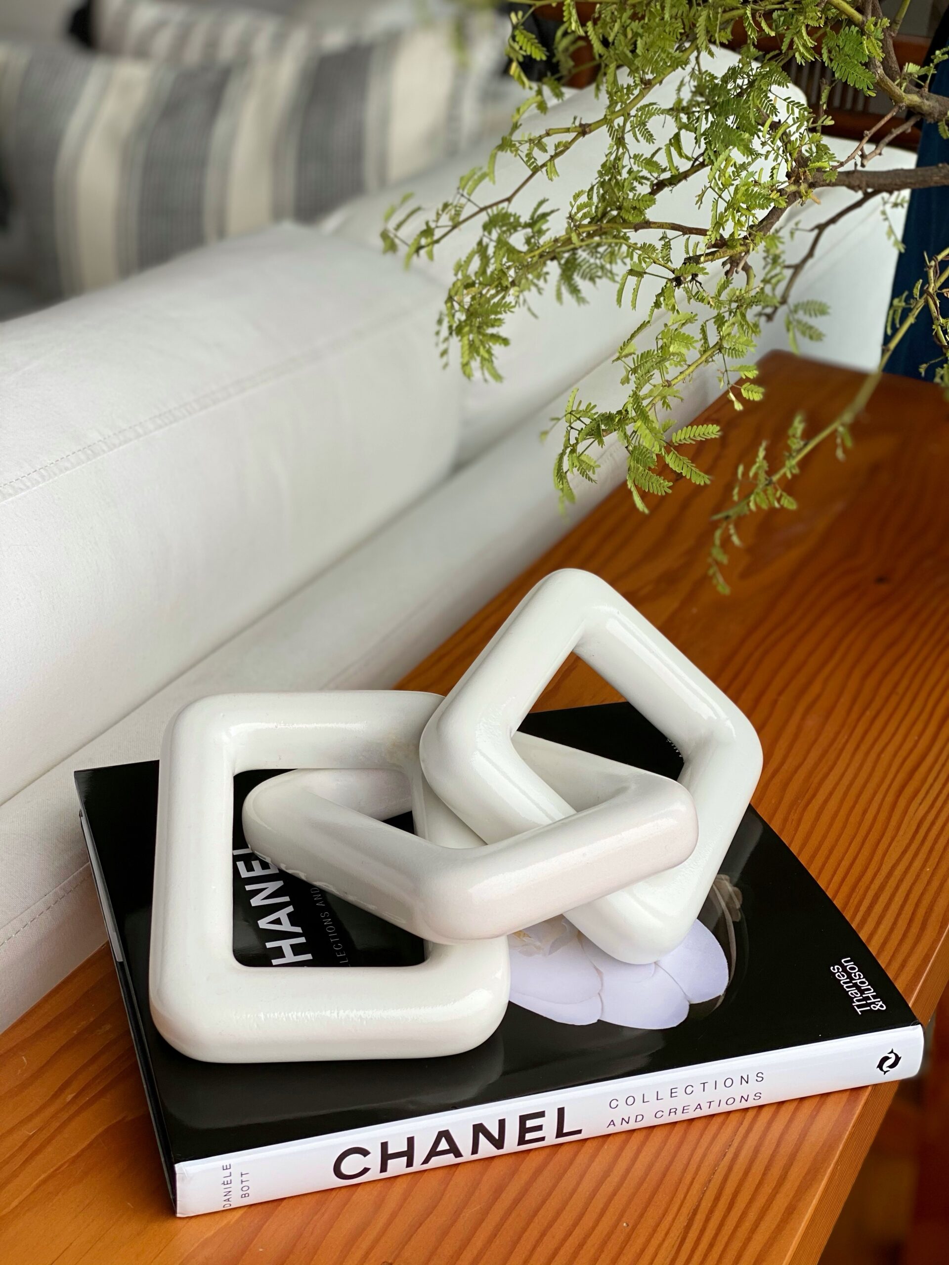 Eslabones Entrelazados – White – Josipa Bulos